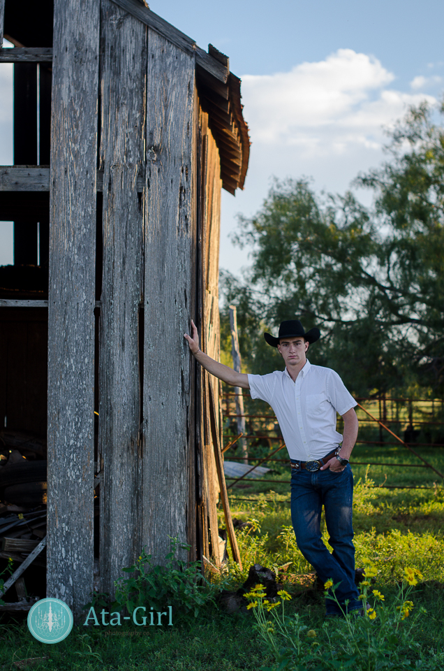 Country Boy Senior Pictures | San Antonio Senior Portrait Photographer